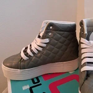 Jeffrey Campbell | Shoes | Jeffrey Campbell Dark Grey Quilted Lea Shoe ...